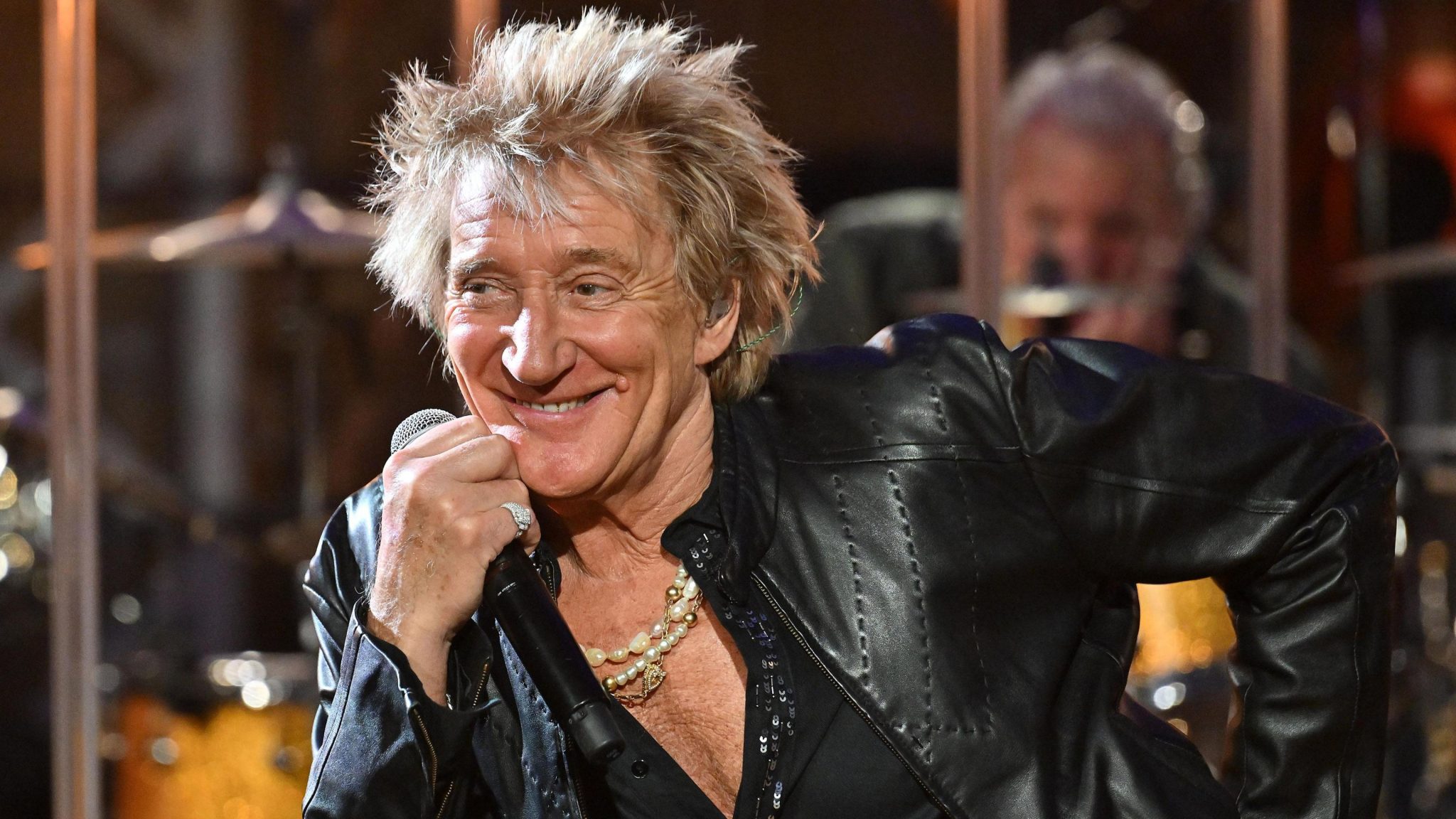 Rod Stewart Net Worth: You Won’t Believe How Rich He Just Got!