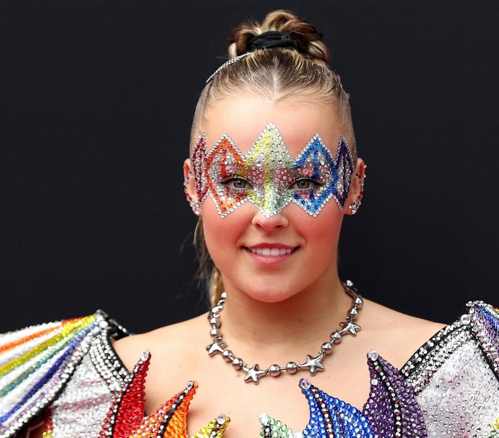 JoJo Siwa Profits from Selling $4 Million California Home