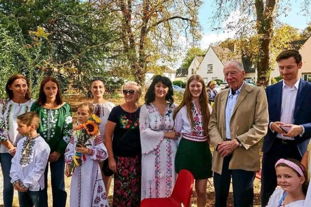 How Rich Is The Rothschild Family Today?