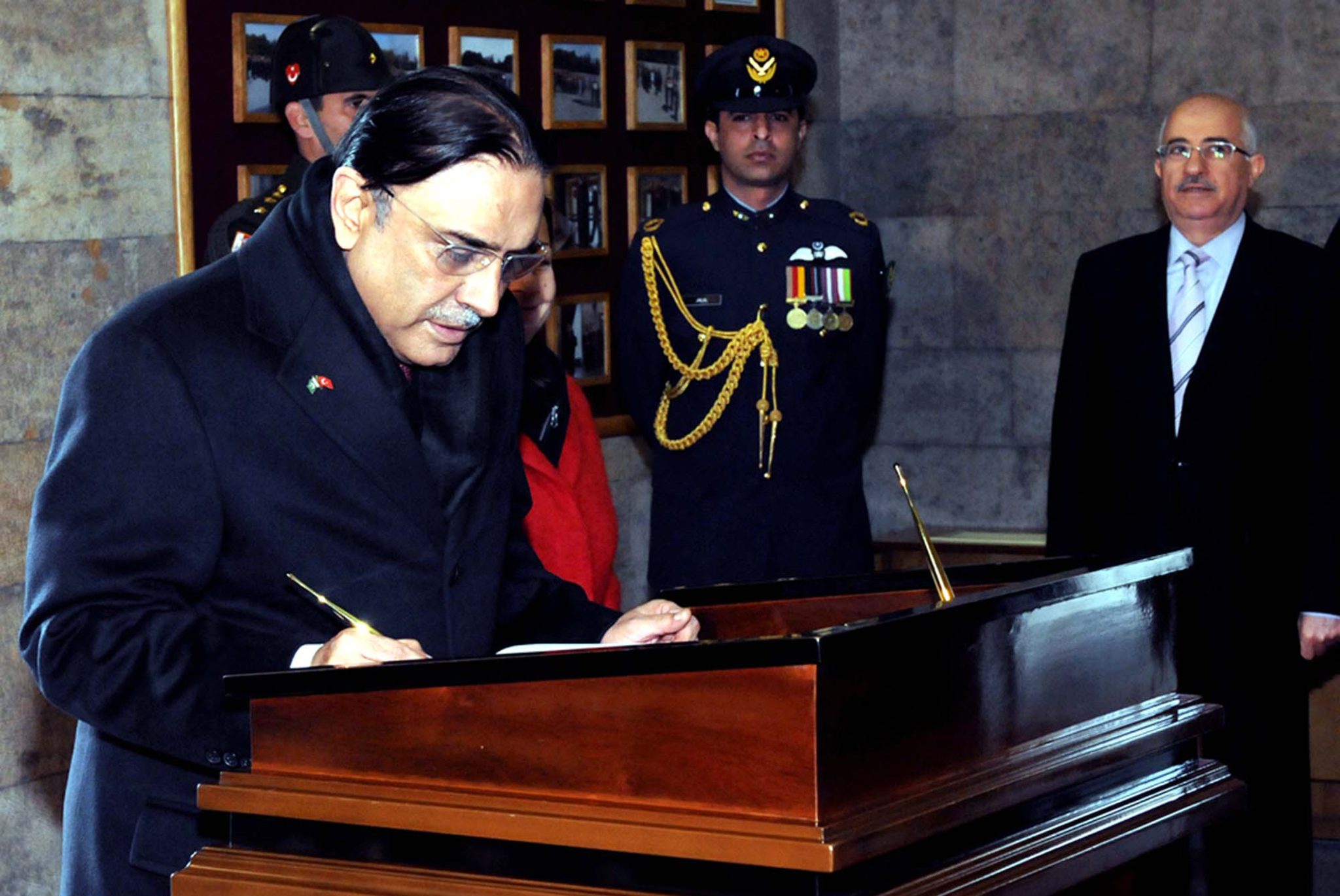 Asif Ali Zardari Wikipedia, Biography, Age, Family, Height, Net Worth ...