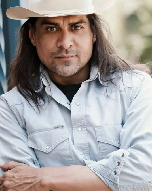 Jonathan Joss Wikipedia, Biography, Age, Family, Height, Net Worth ...