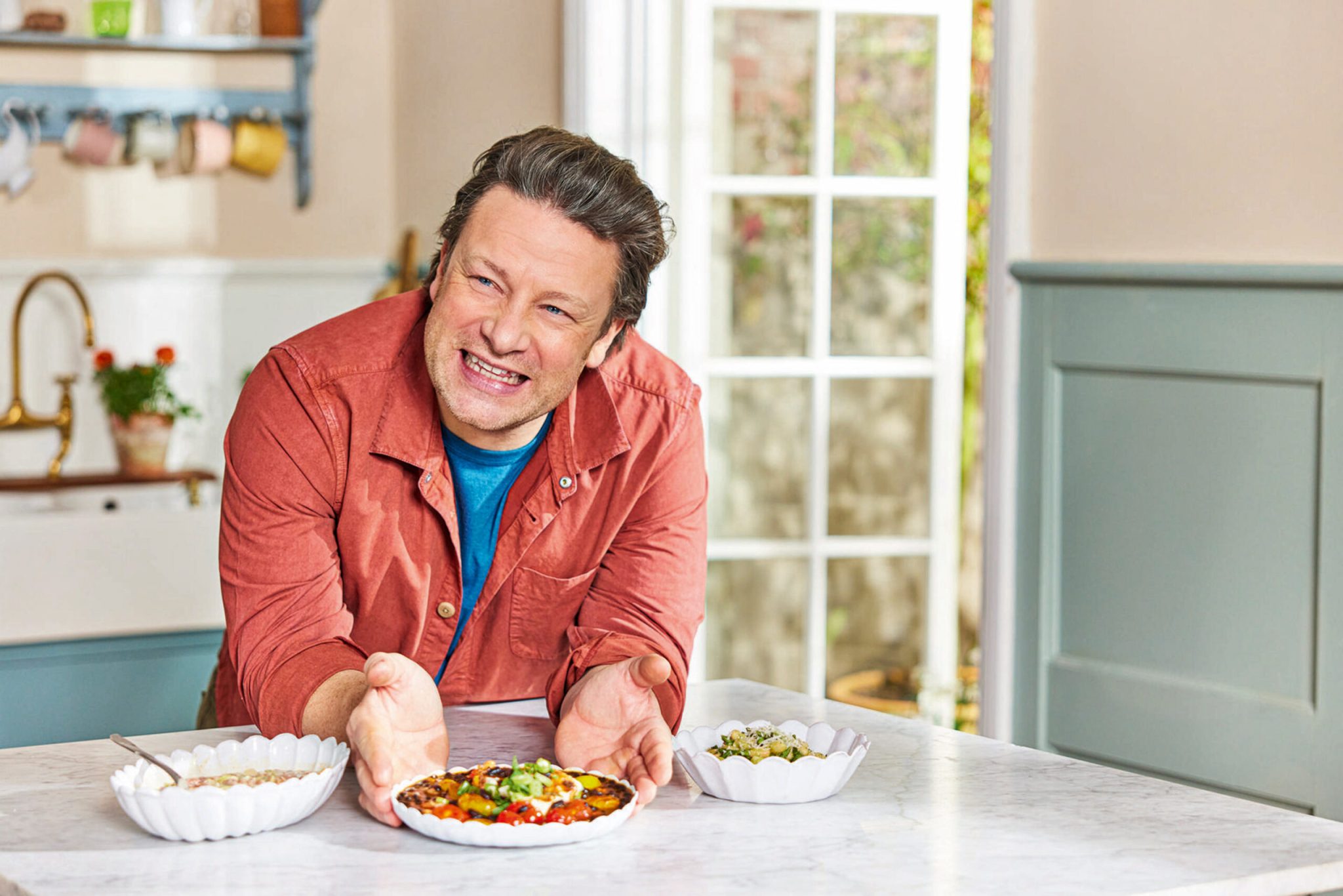 Jamie Oliver Wikipedia, Biography, Age, Family, Height, Net Worth, Fast ...