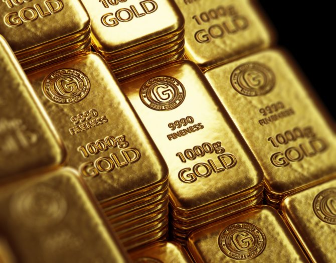 Gold Falls as Middle East Conflict Fuels Inflation and Rate Fears