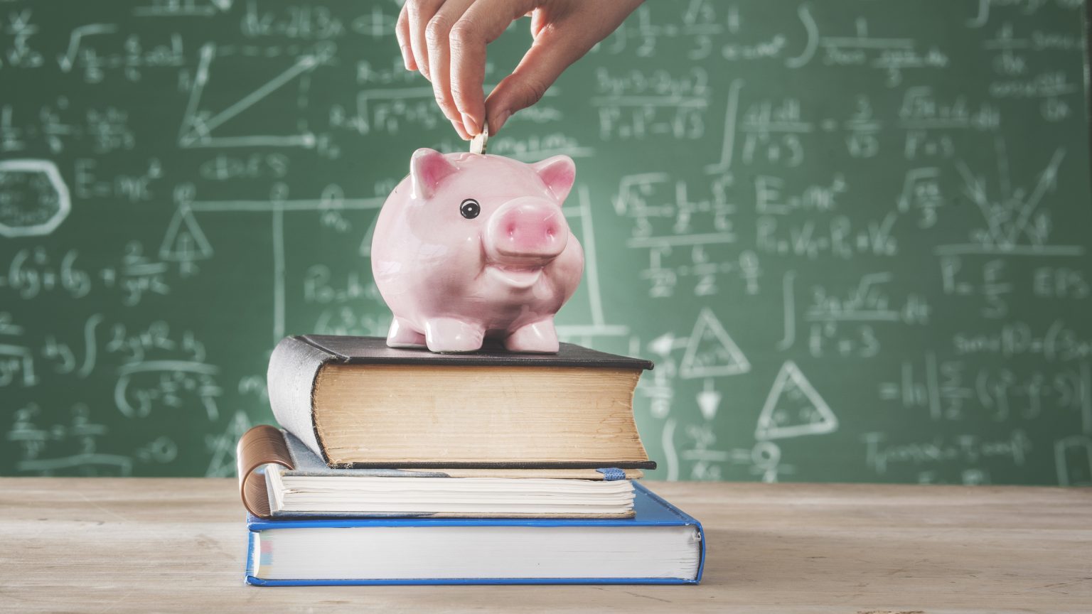 7 Essential Money Management Tips for Students to Budget Smartly and ...